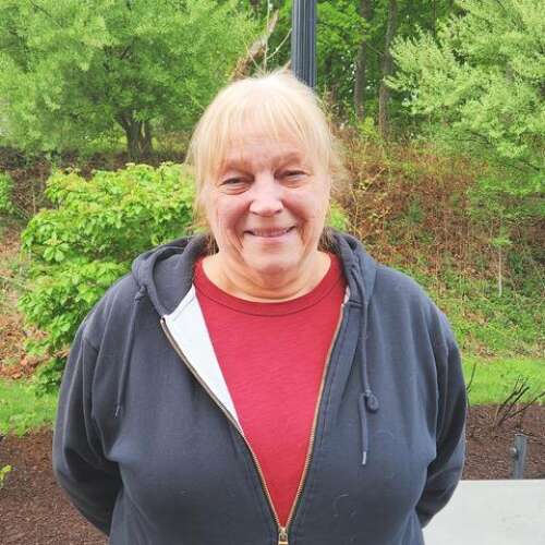 Snapshot: Liz Cain – The Newtown Bee