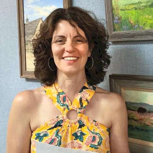 Snapshot: Cynthia Dunn – The Newtown Bee