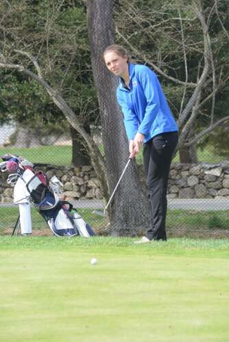 Sarah Houle Captures Golf Championship – The Newtown Bee