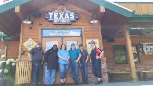 ‘Legendary Food And Service’ At Texas Roadhouse – The Newtown Bee