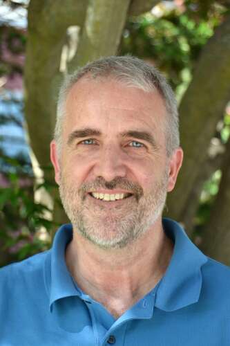 Snapshot: Dave Barrett – The Newtown Bee