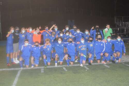 Champs! Boys’ Booters Capture SWC North Division Title – The Newtown Bee
